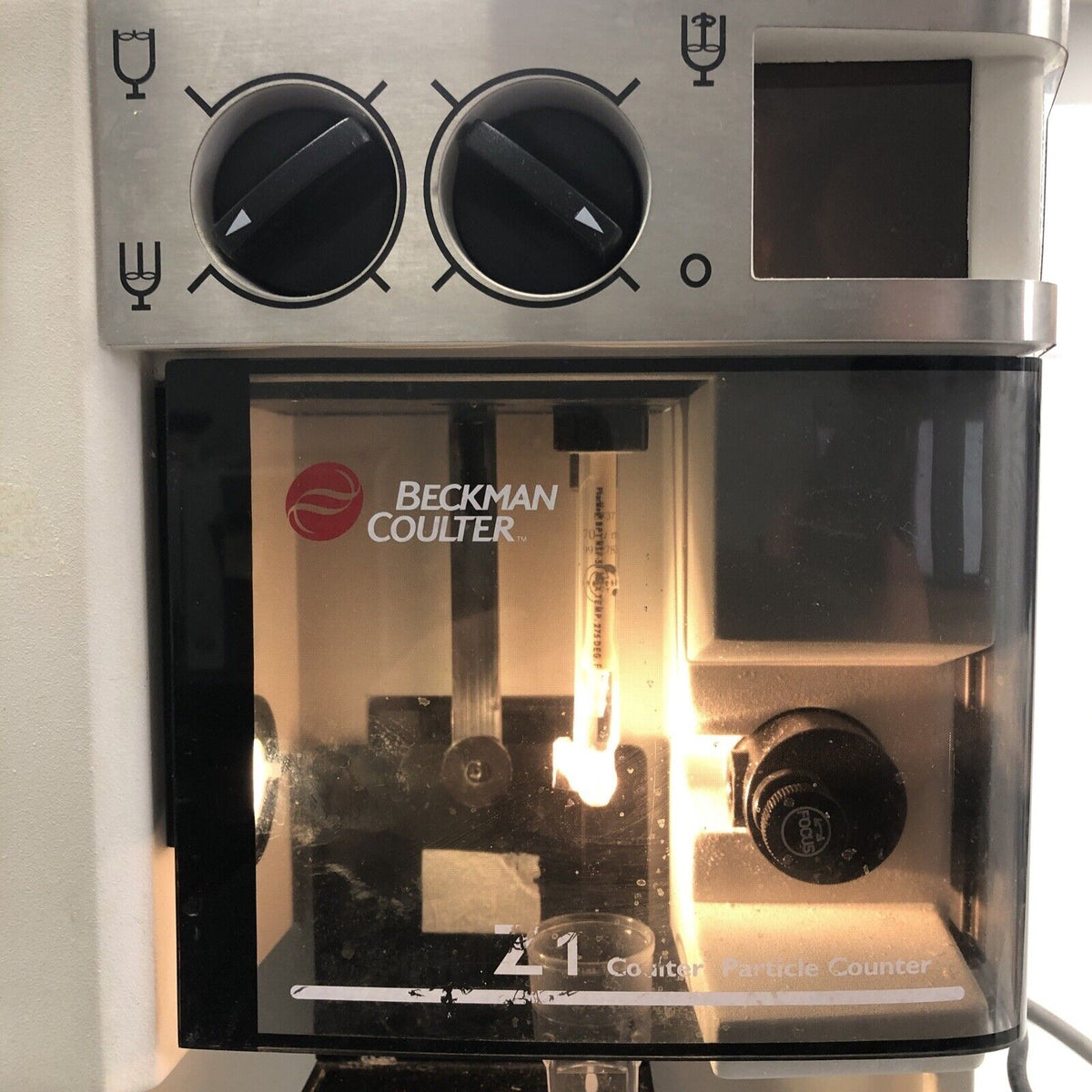 Beckman Coulter Z1-D Particle Cell Counter Size Analyzer Power Up vide ...